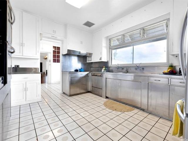 3647 Diamond Head Rd, Honolulu, HI 96816