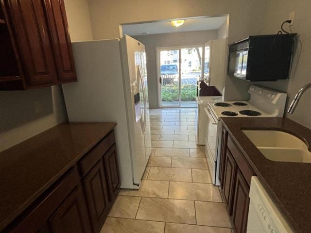 3647 Kenbrooke Court