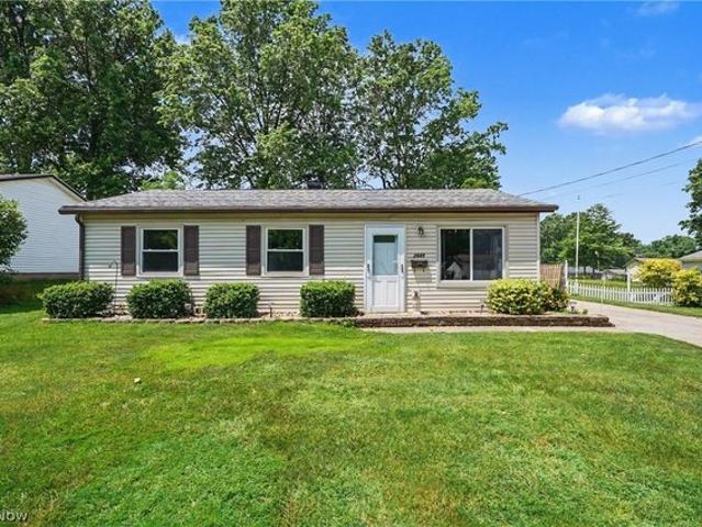 3648 Northport Dr, Stow, OH 44224