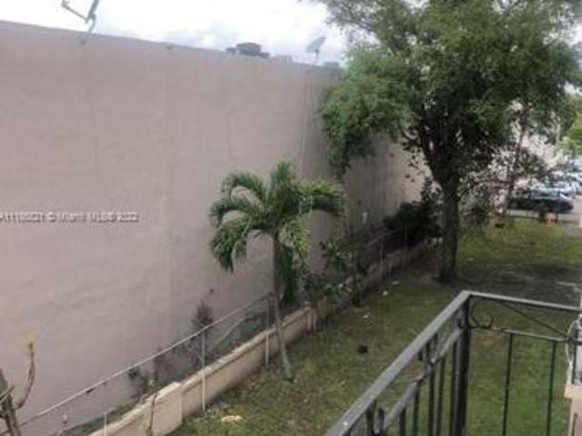 3640 NW 9th St #306 Miami, FL 33125
