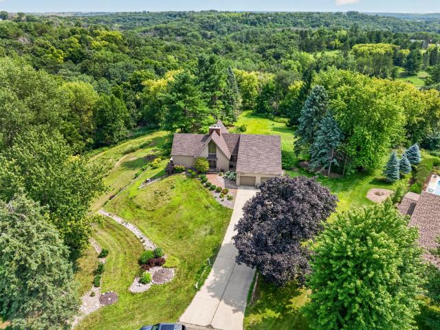 3640 NE Lakeview Court NE