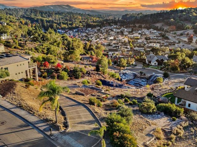 3640 Crown Hill Dr, Santa Rosa, CA 95404 | MLS #326017 | Compass