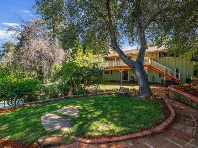 3640 Scenic Dr, Redding, CA 96001