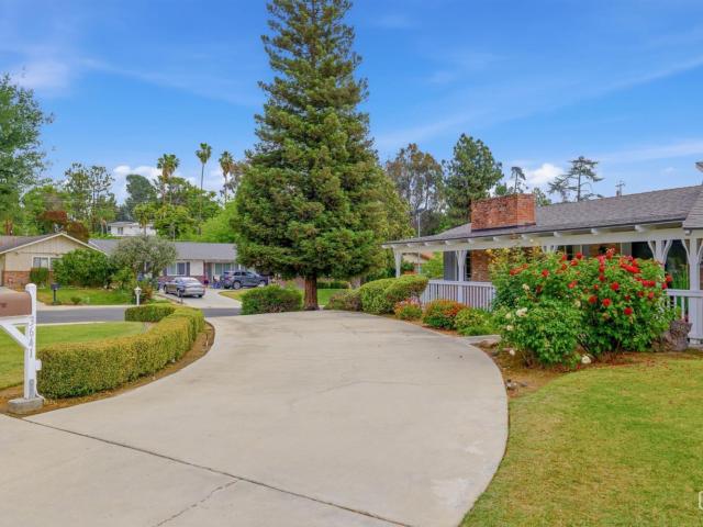 3641 Country Club Drive