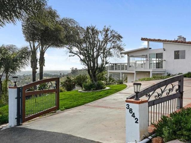 3642 Camino De Las Lomas, Vista, CA 92084