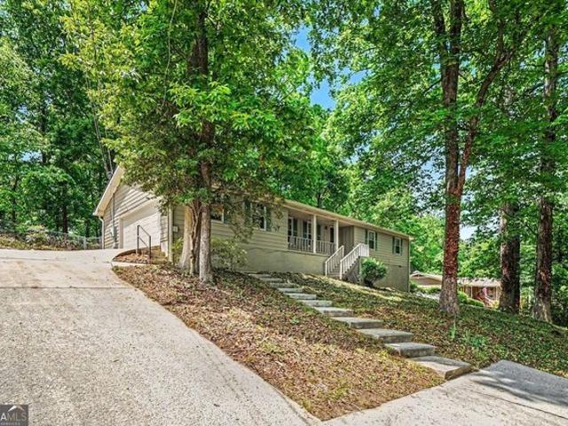 3642 Rainbow Cir SW, Snellville, GA 30039
