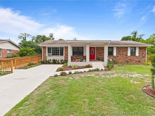 3643 Gloucester Dr, Hope Mills, NC 28348