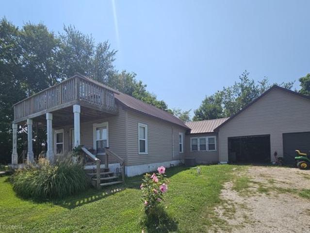 364 366 Phoenix Splitlog Rd, Goodman, MO 64843