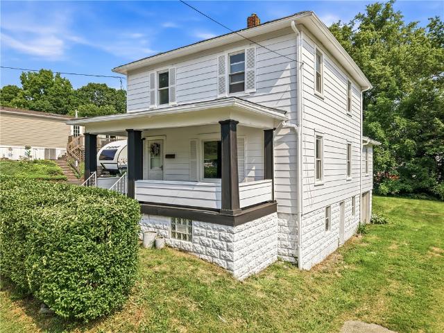 364 Curtis St