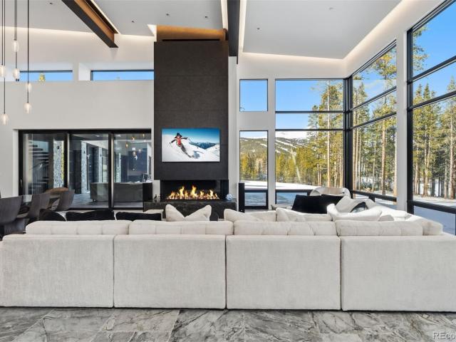 364 Gold King Way