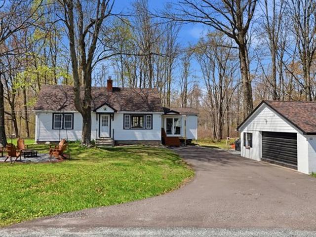 364 E Shore Dr, Lake Ariel, PA 18436