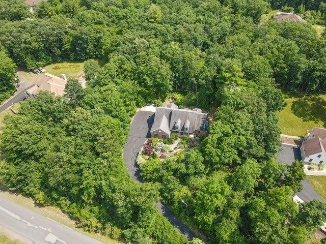364 Joanne Ct, Bartonsville, PA 18321