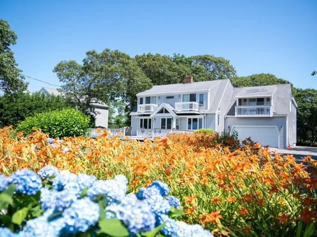 364 Lower County Rd, Harwich Port, MA 02646