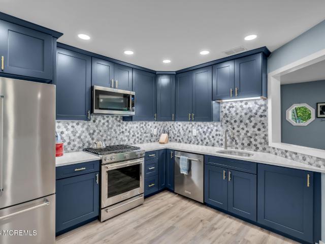 364 Mayfair Place