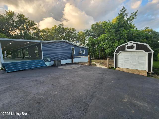 364 N Ridge Rd
