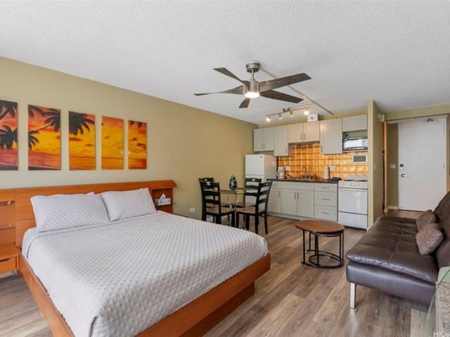 364 Seaside Ave Apt 509, Honolulu, HI 96815