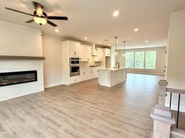 364 Sunset Hollow Street