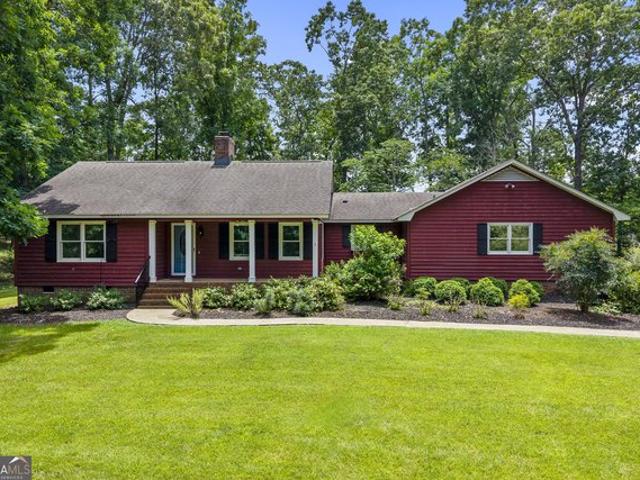 364 Ridgewood Dr, Hartwell, GA 30643