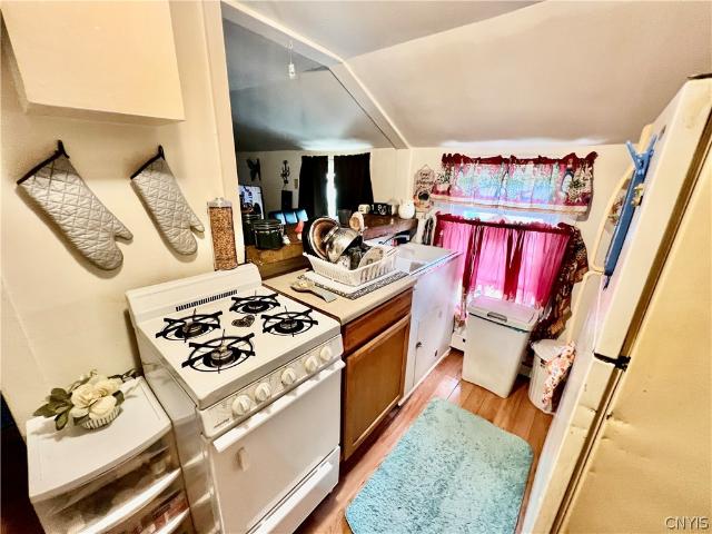 364 W 3rd Street S
