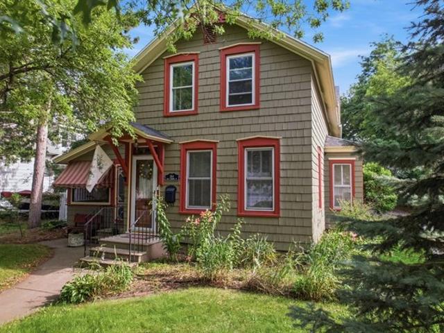 364 W Sanborn St, Winona, MN 55987