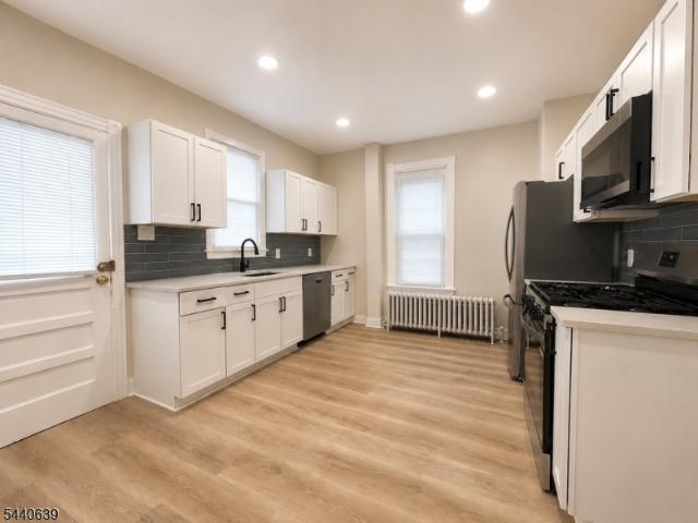 364 Thomas St