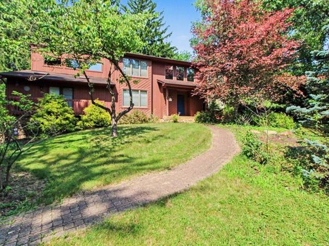 3654 E Pineview Dr, Dexter, MI 48130