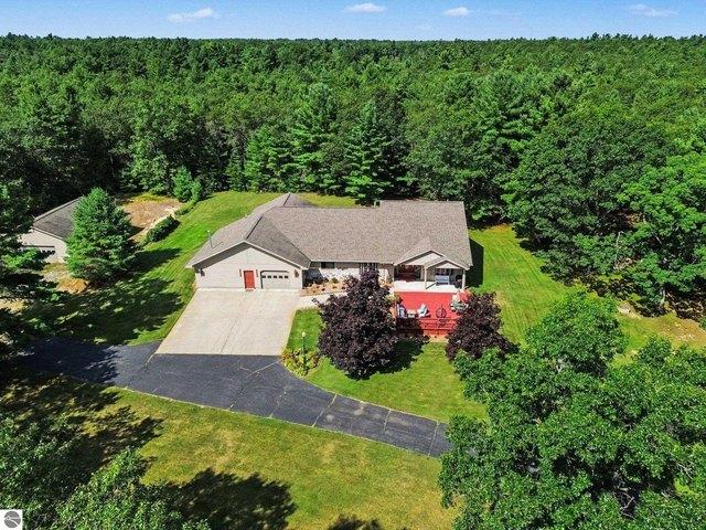 3655 Rollin Hill Ct, Oscoda, MI 48750