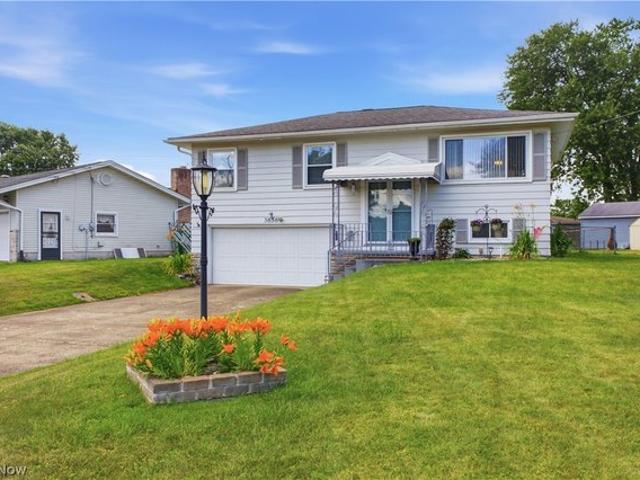 3656 High Meadow Dr, Canfield, OH 44406