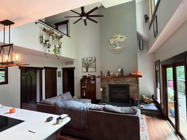 3656 Hollybrook Road