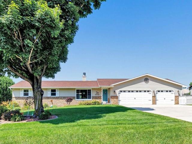 3659 Van Laanen Rd, Green Bay, WI 54311