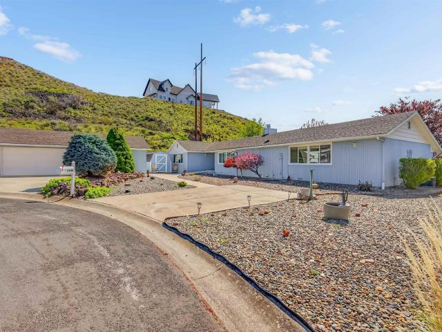 3650 Country Club Court