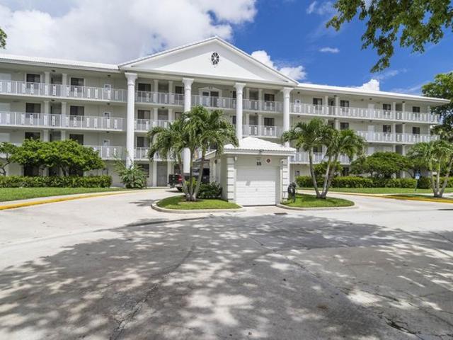 3650 Whitehall Dr Apt 106, West Palm Beach, FL 33401