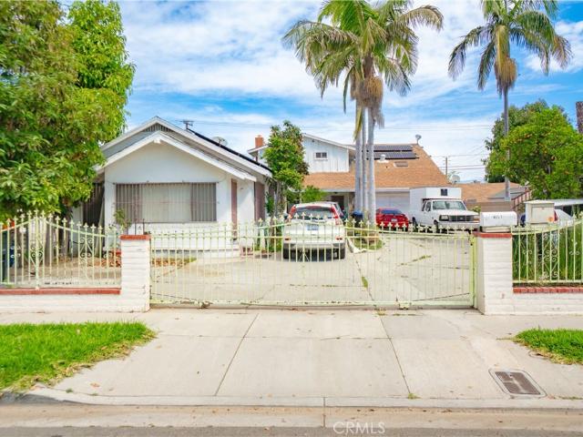 3651 E 56th