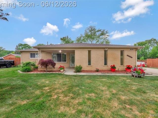 36539 Capper Dr, Clinton Township, MI 48035