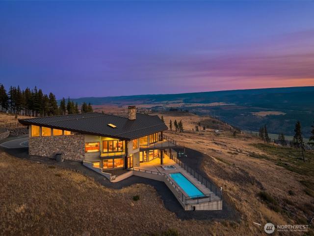 3653 Hart Road