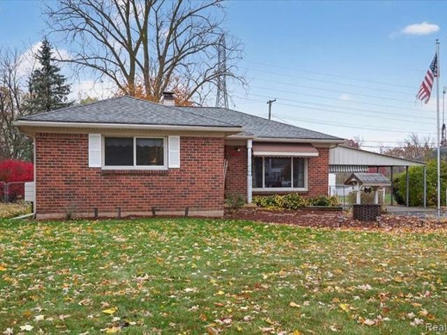 3653 Joslyn Rd, Lake Orion, MI 48359