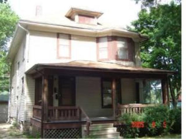 $365 / 1br Charming neighborhood, oak woodwork, garage avail. 1601 So 23rd St