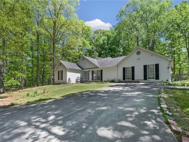 365 Cook Dr, Ellenwood, GA 30294