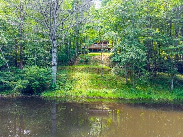 365 Cedar Hills Dr, Franklin, NC 28734