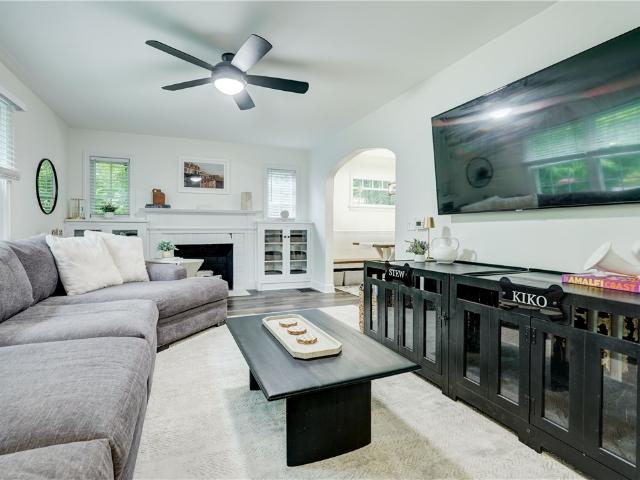 365 Cromwell Drive