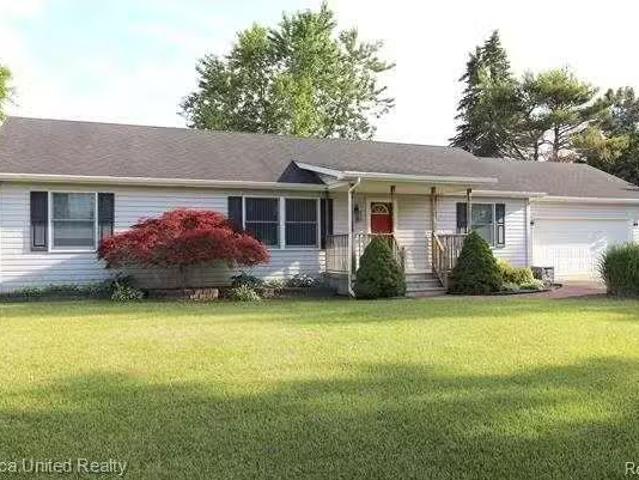 365 BARKER Road, Whitmore Lake, MI 48189 648797695