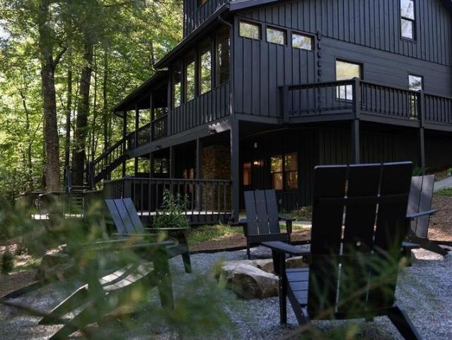 365 Browns Cove Road, Blue Ridge, GA 30513