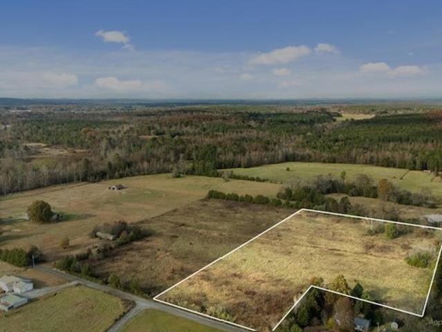 365 Davis Rd SE, Old Fort, TN 37362