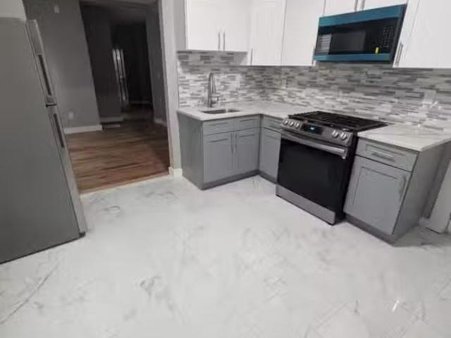 365 Howard Ave #1L, New Haven, CT 06519