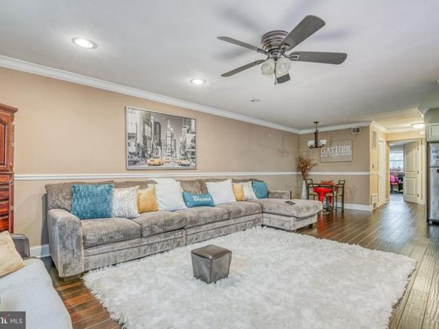 365 Hermitage St, Philadelphia, PA 19128
