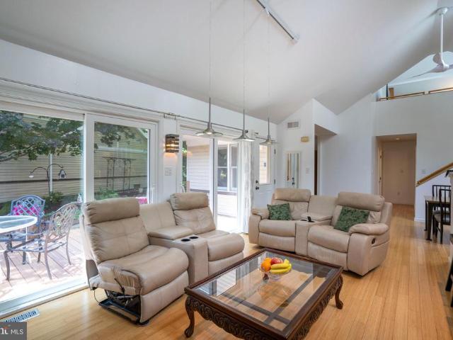 365 Oakwood Avenue