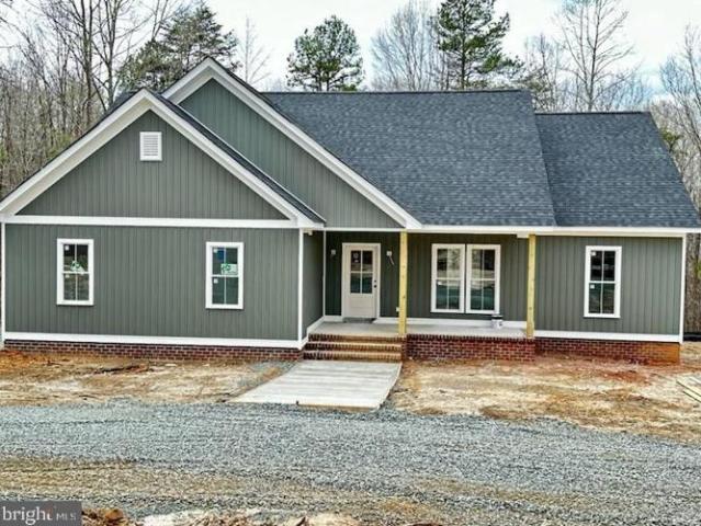 365 Moon Shadow Ln, Louisa, VA 23093