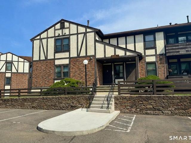 365 Mather St Apt 61, Hamden, CT 06514