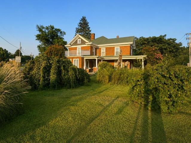 365 Market St, Peterstown, WV 24963