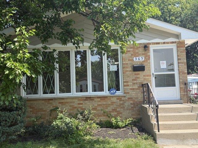 365 Serena Dr, Chicago Heights, IL 60411